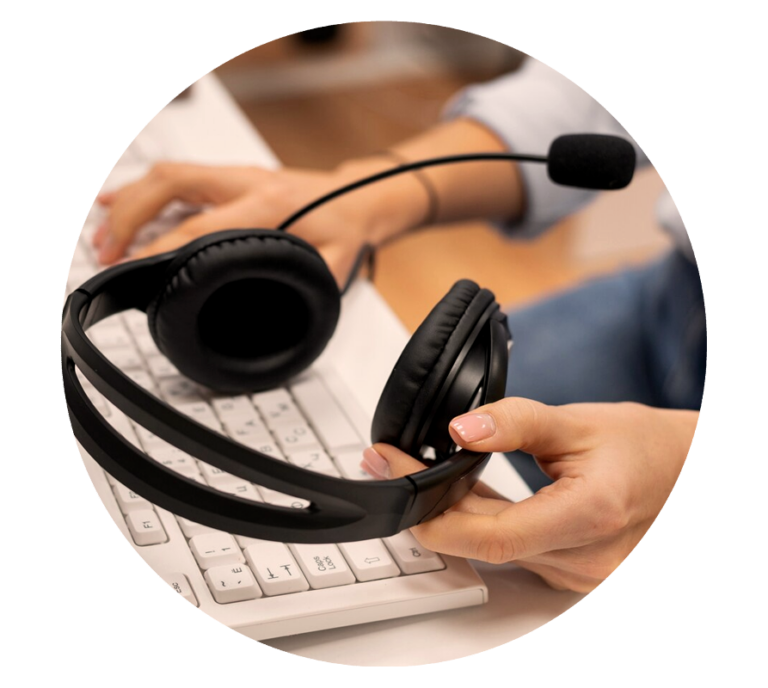 What are the four pillars of a call center?